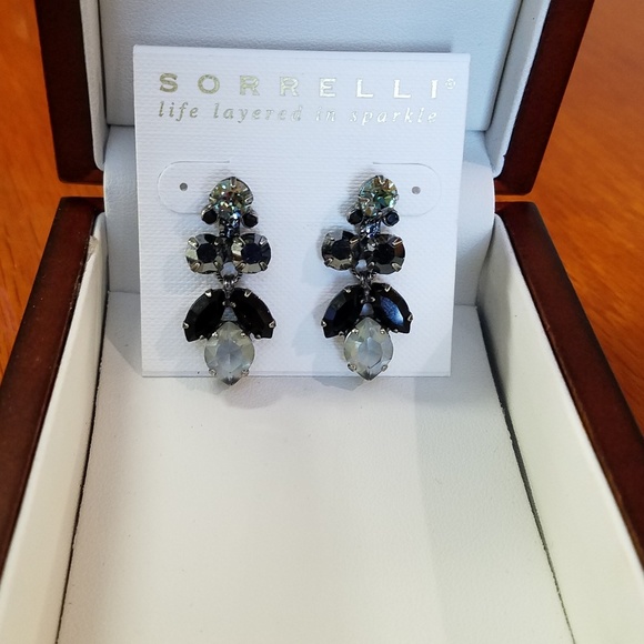 Sorrelli | Jewelry | Sorrelli Hematite Onyx Swarovski Crystal Earri ...